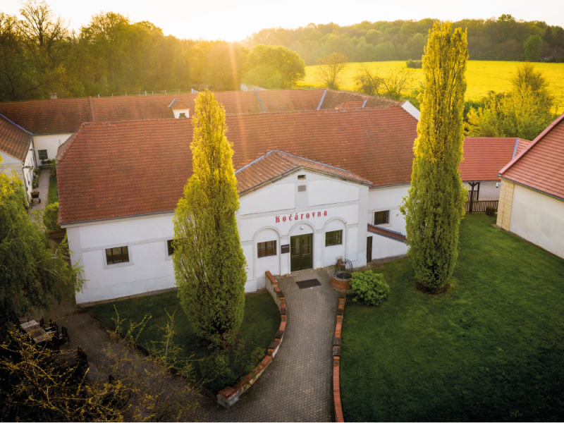 Ctěnice Chateau Complex rental